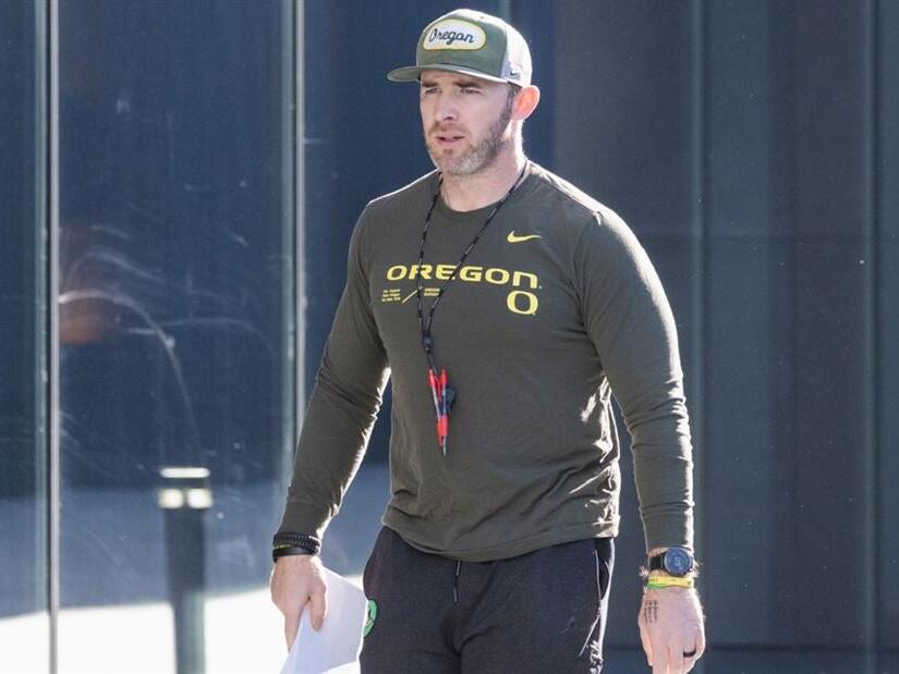 WATCH: Tight End coach Drew Mehringer breaks down position group near ...