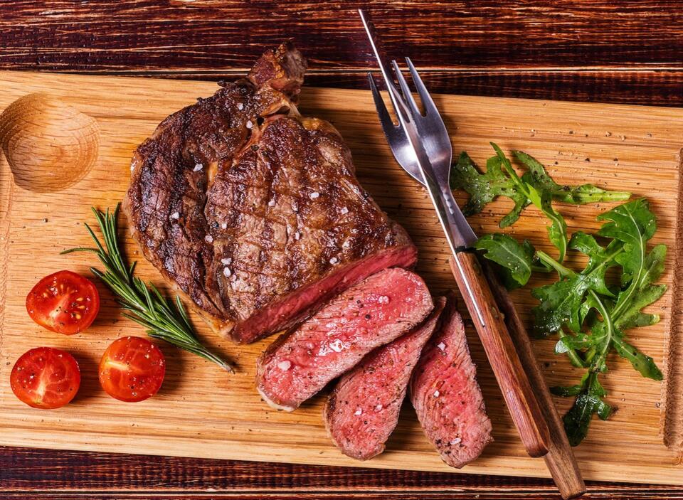 7 Steakhouse Chains Serving Ribeyes as Big as Texas - NewsBreak