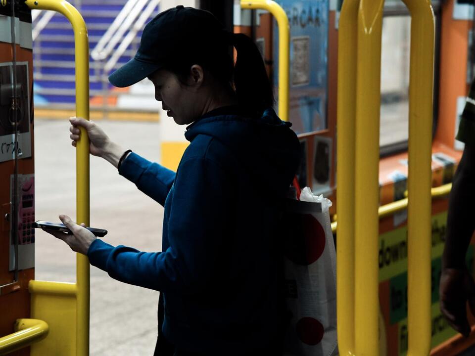 MTA rolls out cell service between stations on Midtown’s 42nd Street ...