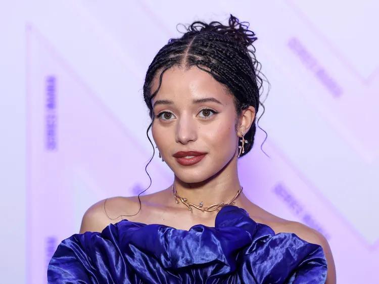 Thinking About Trying Knotless Braids? Here's What You Need to Know ...