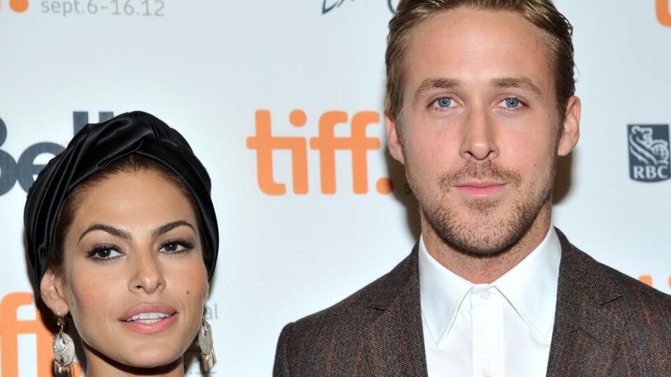 Ryan Gosling Gives Shoutout To Partner In Jeopardy Clip Newsbreak