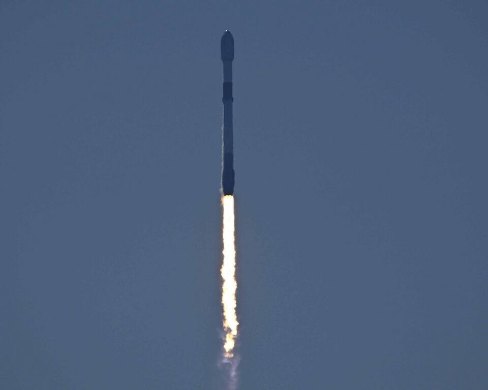 SpaceX finally launches communications satellite - NewsBreak