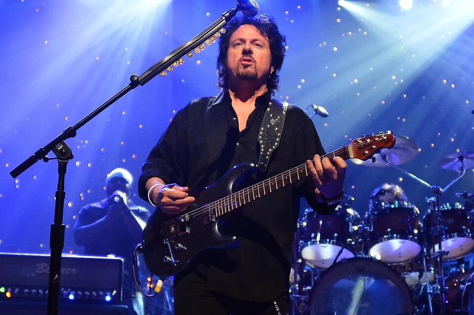 Toto Sets First 2026 Tour Dates - NewsBreak
