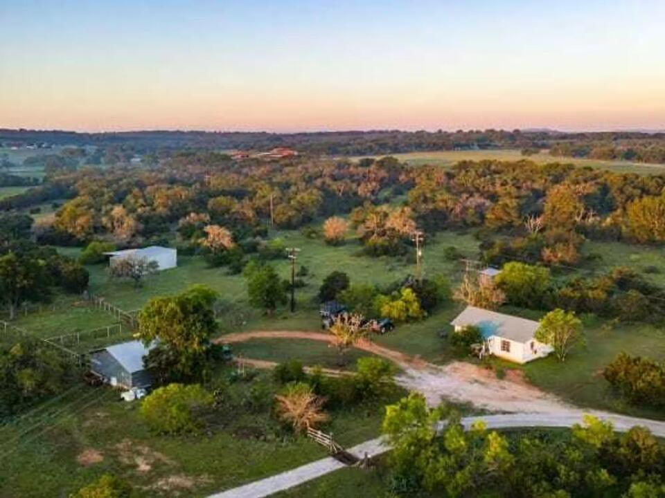 Mrs. Baird’s Bakery family ranch lists for $11M in Texas Hill Country ...