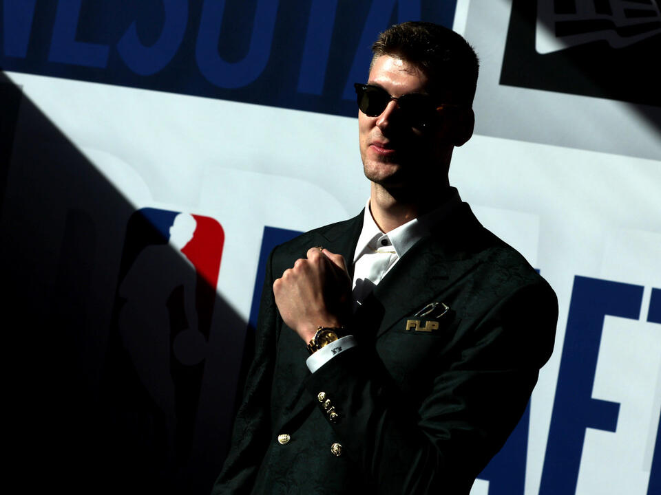 Mom of Kyle Filipowski's Fiancée Caitlin Hutchison Makes Cryptic ...