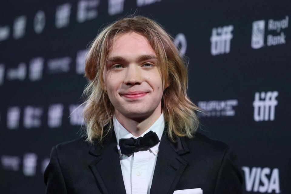 "Well uneye him”: Fans poke fun as Charlie Plummer rumored to play ...