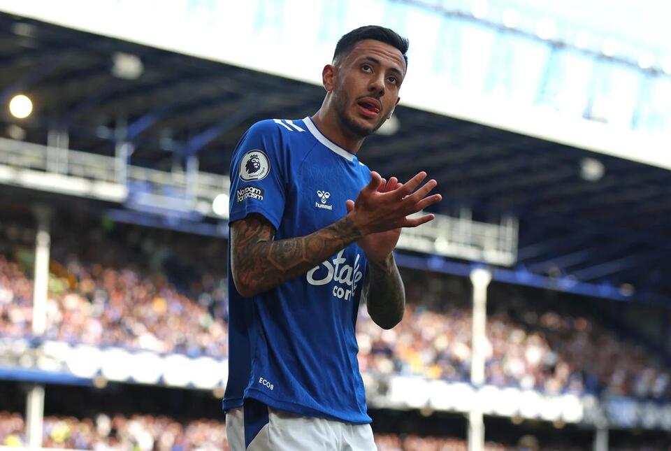 Dwight McNeil transfer off after Crystal Palace back out - NewsBreak