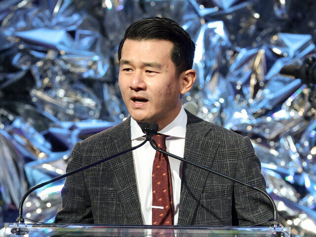 Watch: Harvard Graduates Cheered After ‘Daily Show’ Star Ronny Chieng ...
