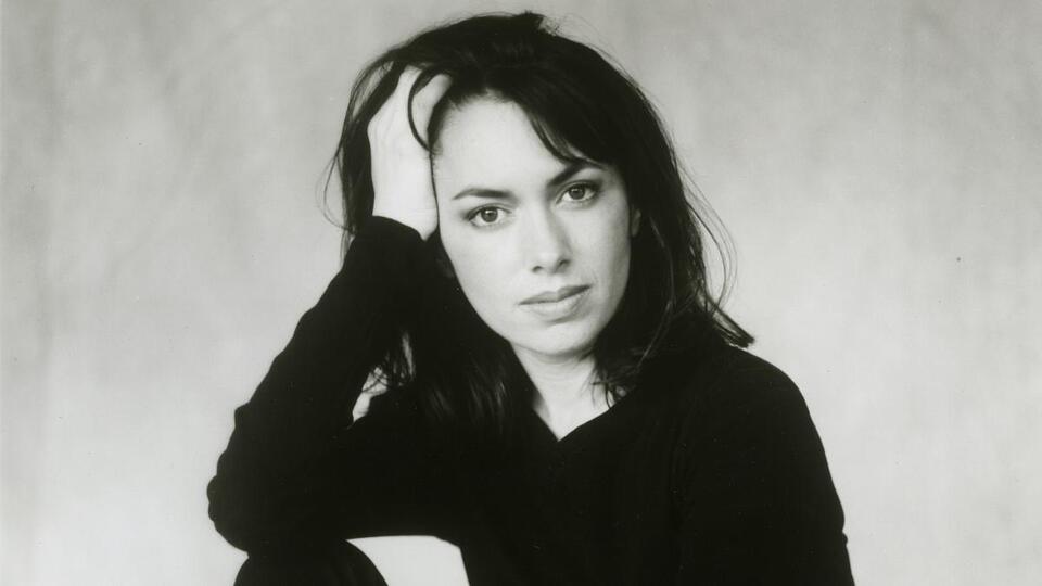Susanna Hoffs Announces New Archival Album The Lost Record, Shares ...