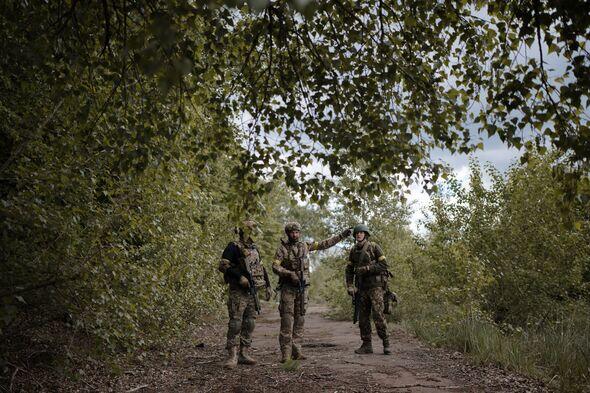 Putin crisis as dangerous convicts flee military after being freed to ...
