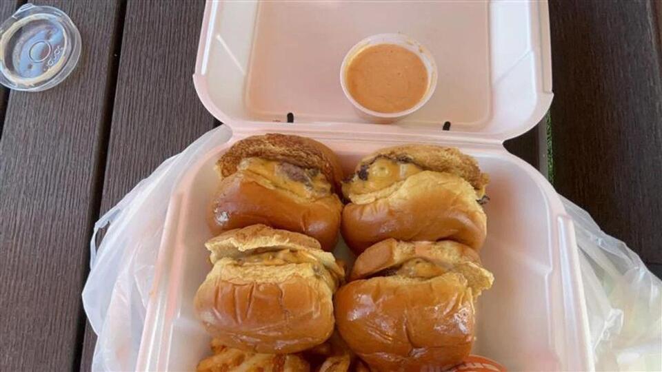 Smalls Sliders opens new East El Paso location, plans expansion across ...