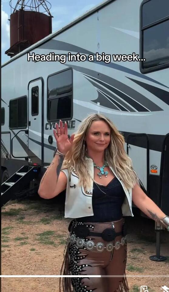 Miranda Lambert ‘walks into big week’ in low-cut dress as fans say star ...