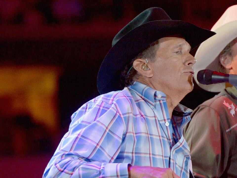 Watch Country Legends Alan Jackson and George Strait’s Iconic “Amarillo ...