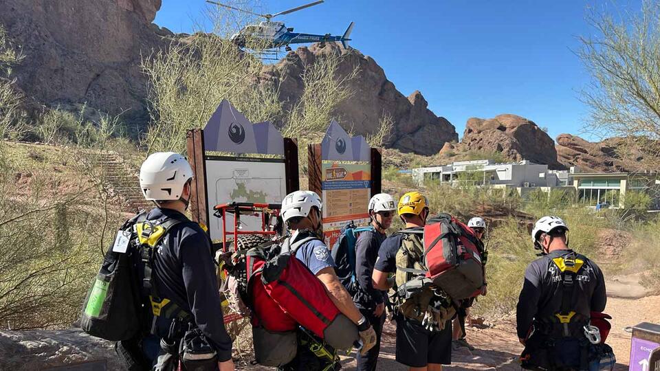 Hiker dies 1 day after being airlifted off Camelback Mountain due to ...