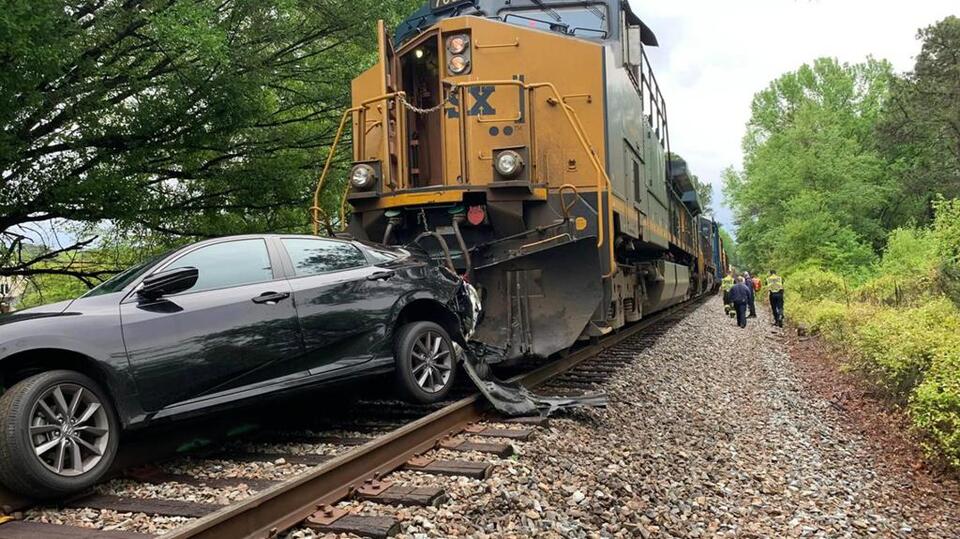 Deadly Mississippi Crossing Exposed: 5 Lives Lost - NewsBreak