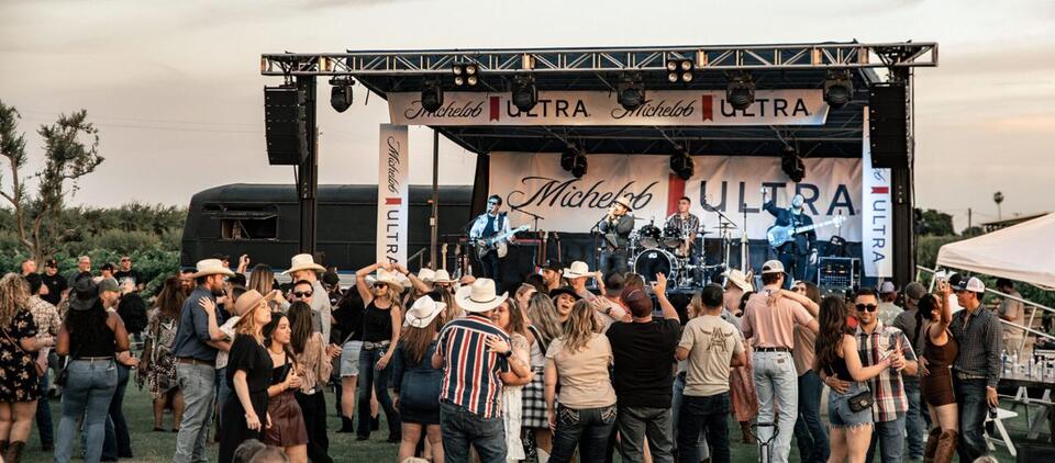 Country concert series ‘Boots N’ Booze’ rides into third summer - NewsBreak