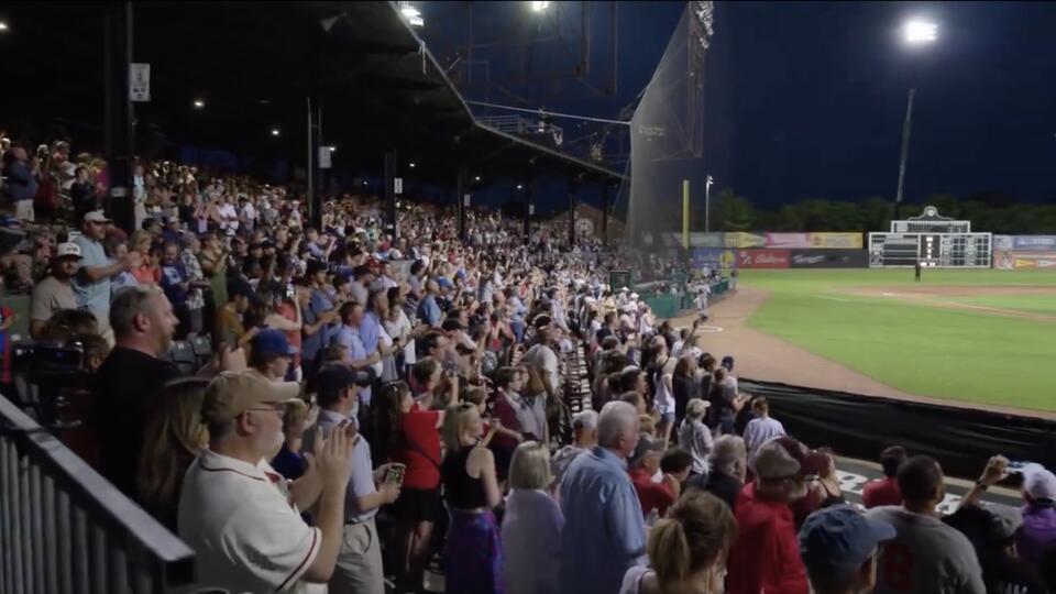 Fans at Rickwood Field give standing ovation in honor of late Willie ...