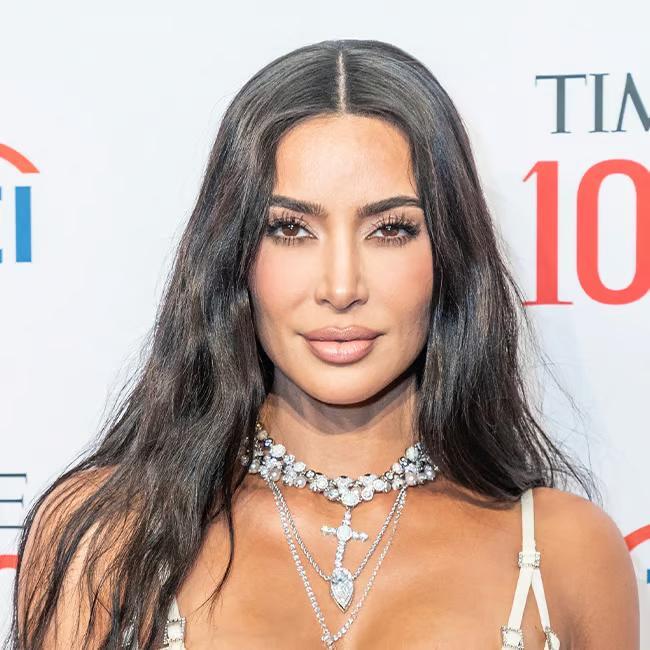 The Internet Is Losing It Over Kim Kardashian Wearing A Figure-Hugging ...