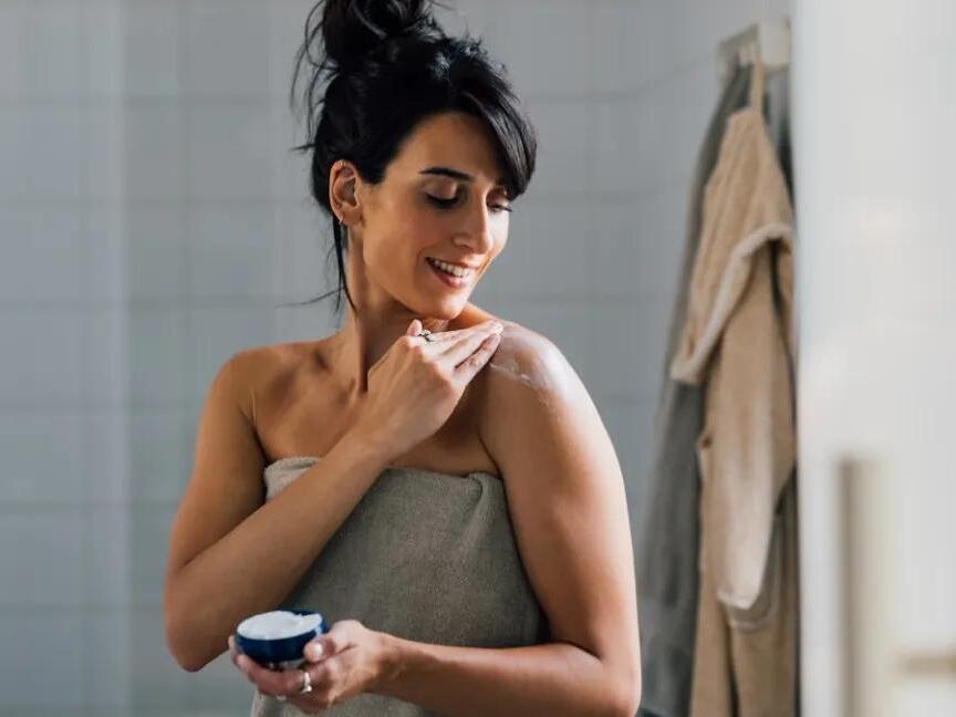 The 9 Best Heat Rash Creams to Soothe Hot, Itchy Skin (and Other ...