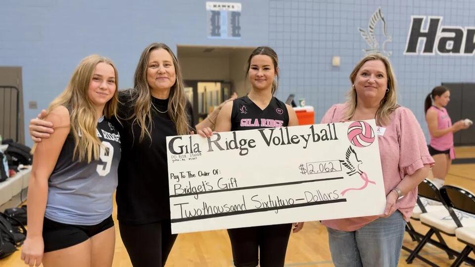 Gila Ridge High School Girls Volleyball Team donates more than $2,000 ...