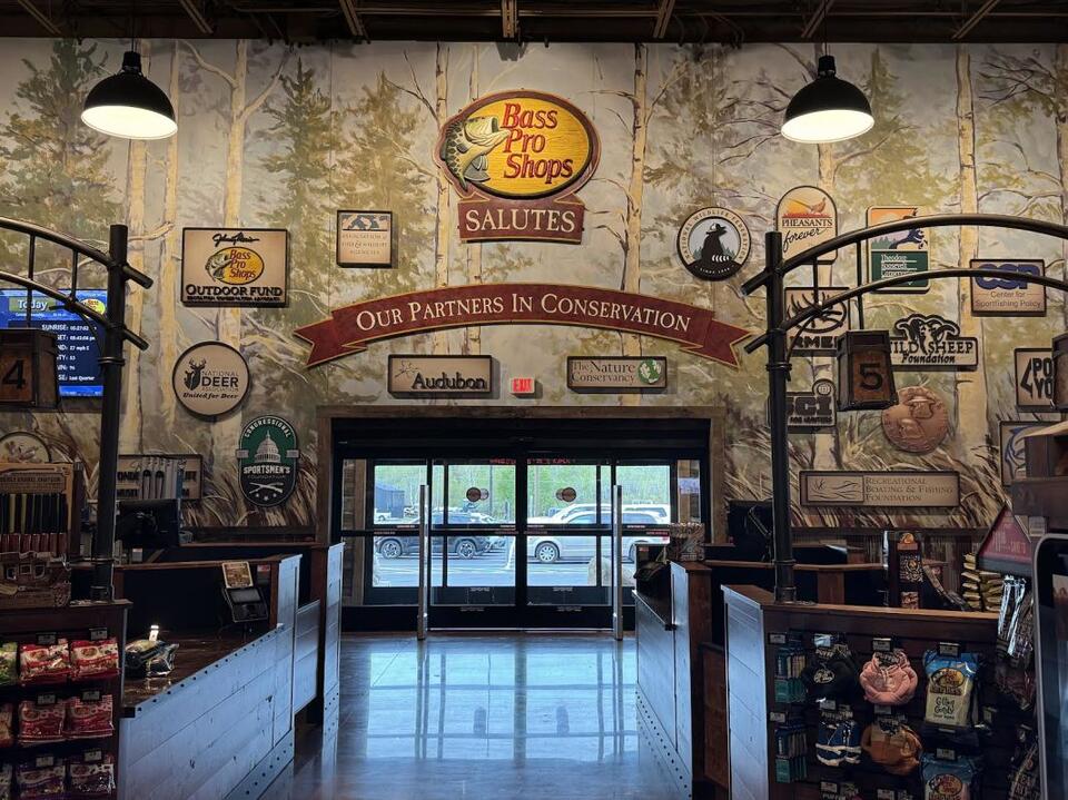 70,000-square-foot Bass Pro Shops near Duluth opens Wednesday - NewsBreak