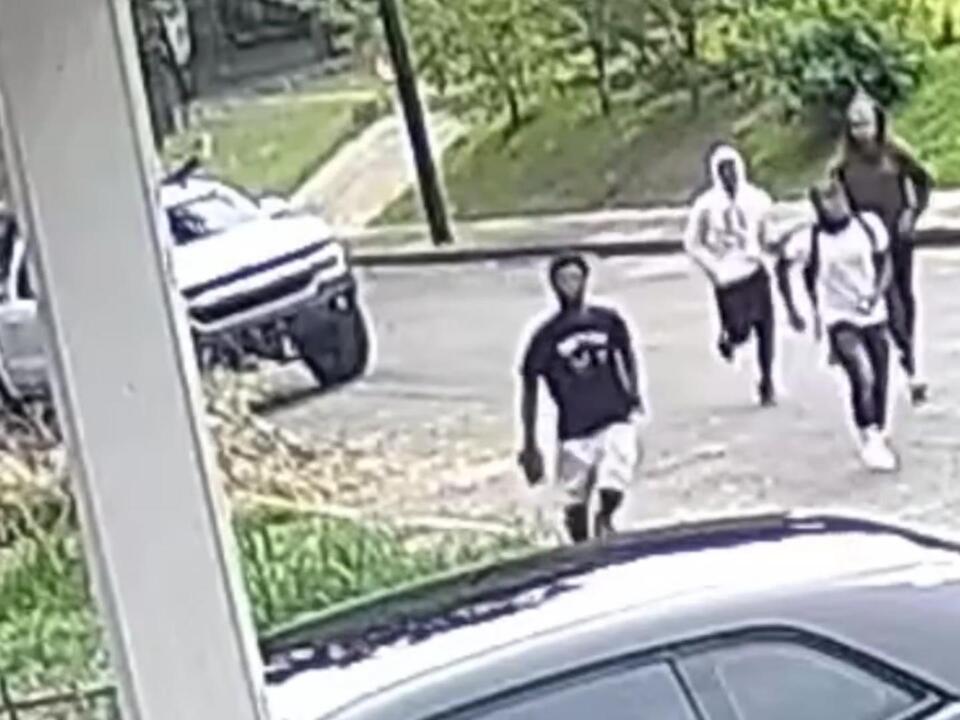 4 suspects on the run after robbery in South Memphis, police say