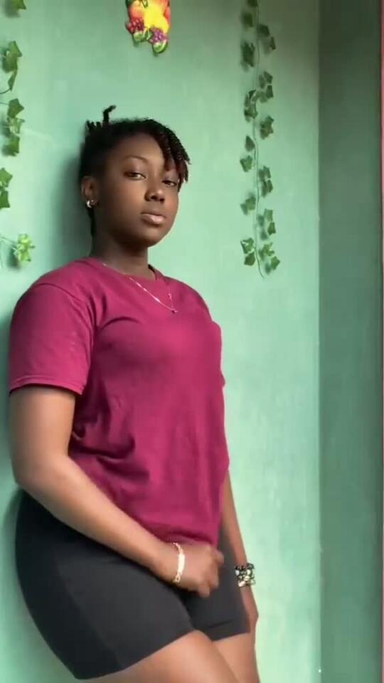 AN INNOCENT FACE. SHE IS BEAUTIFUL AND ATTRACTIVE. I LIKE HER LOOK ...
