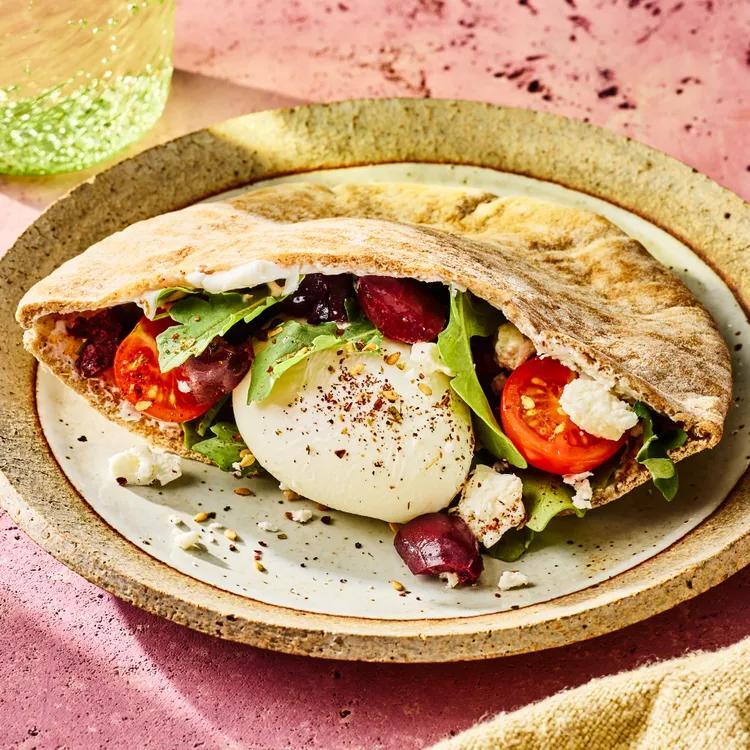 Feta, Egg & Olive Pita Is a 10-Minute, High-Protein Breakfast - NewsBreak