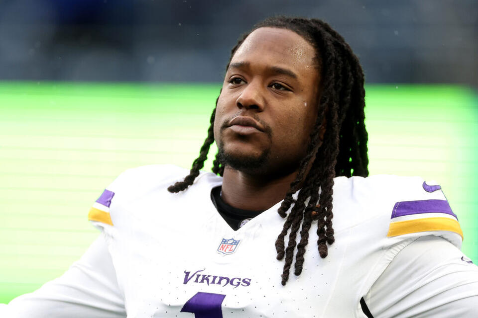 Video Shows Shaquill Griffin Working Out In Vikings Gear - NewsBreak
