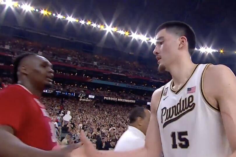 Zach Edey and DJ Burns Jr after nonstop trash talk as Tracy Wolfson ...