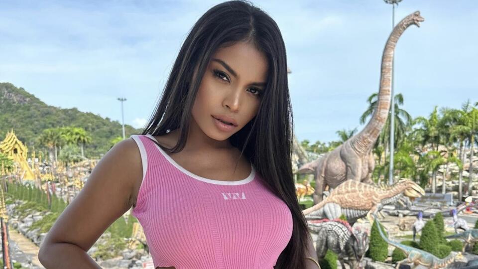 Isabella Garcia: An Online Influencer Who Inspires Millions through ...
