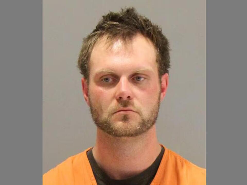 Omaha man accused of leading pursuit, injuring deputies appears in court