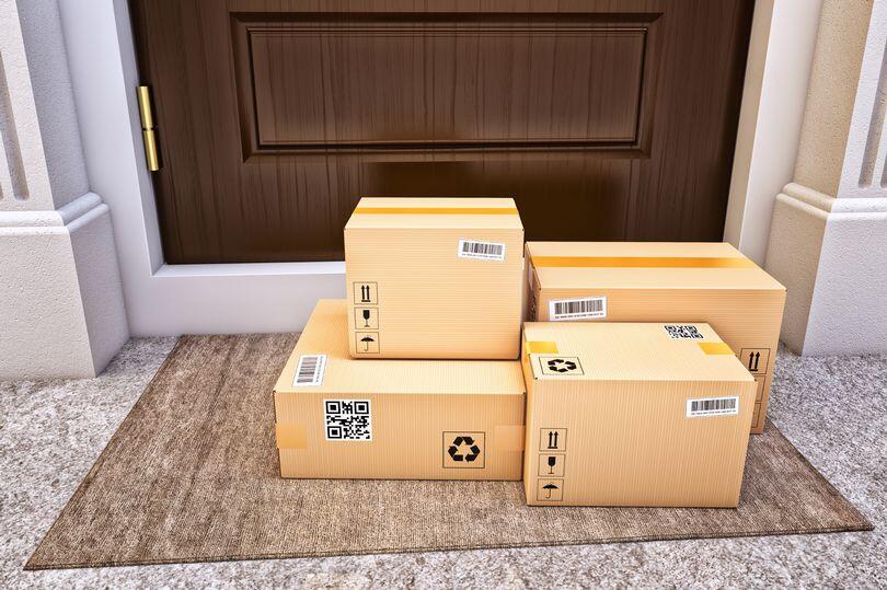 USPS customers warned over chilling new door knock scam that cons ...