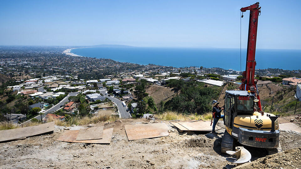 Study finds carcinogenic chromium-6 near Palisades, Eaton Fire cleanup ...