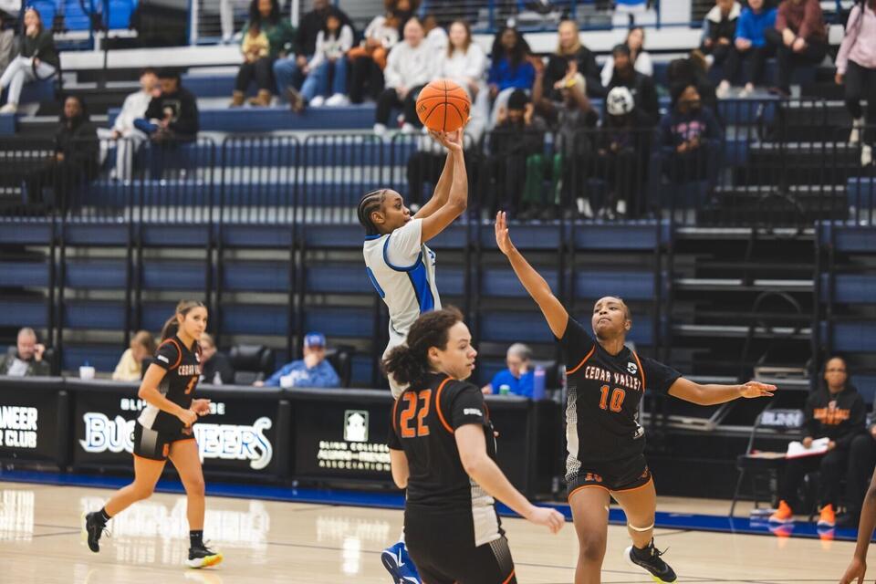 Blinn topples Western Texas on opening day of Blinn Classic - NewsBreak