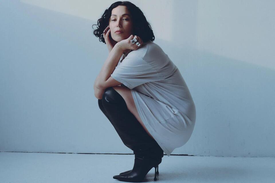 Kelly Lee Owens on Raving With Charli XCX & Her Genre-Busting New EP ...