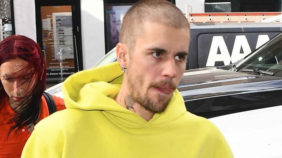 Justin Bieber Appears ‘Angry’ In New York City Amid Divorce Rumors ...