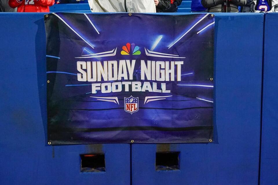Who Are the Chiefs-Giants Announcers? A Look at NBC’s Broadcast Team ...