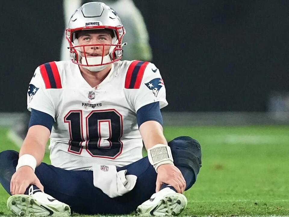 Former Patriots RB says Mac Jones' demise in New England wasn't Jones ...