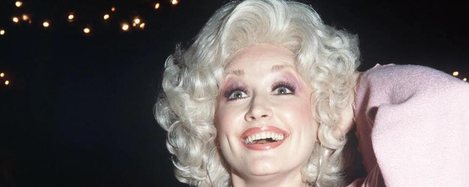 On This Day in 1978, Dolly Parton Was on a 9-Week Run Atop the Country ...