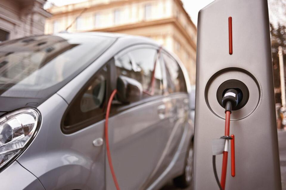 ComEd Offers $70M in Illinois EV Rebates for 2026 - NewsBreak
