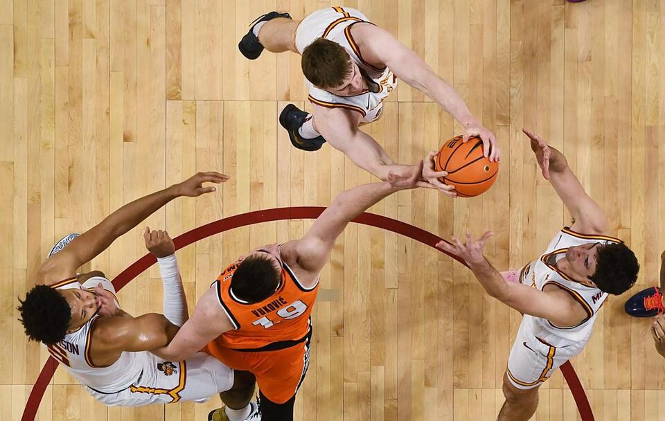 Iowa State’s Unbeaten Run Faces Its Ultimate Test at Allen Fieldhouse ...