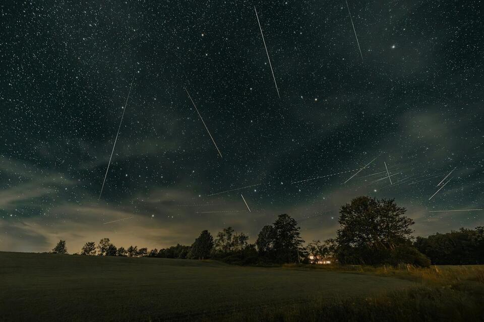 UFO or Meteor? Missouri Man’s Strange Night Sky Encounter - NewsBreak