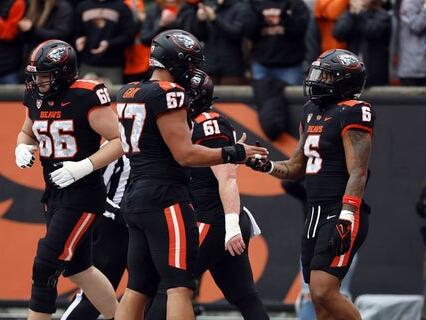 Oregon State, Washington meet in monumental Pac-12 football game ...