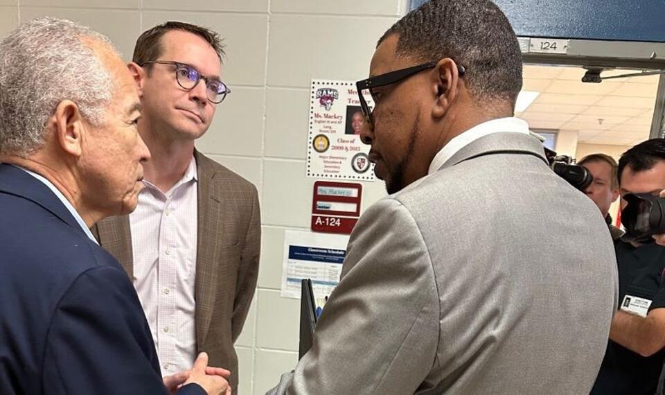 TEA Commissioner Tours 3 HISD Schools and Likes What He Sees in Miles ...