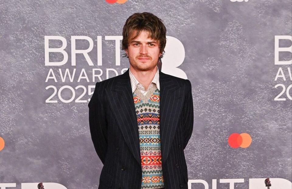 Joe Keery ‘shocked and confused’ by chart success - NewsBreak