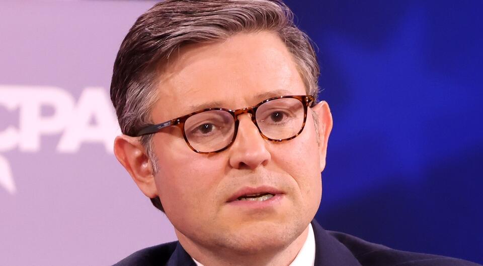 New Congresswoman Says Mike Johnson Won't Swear Her In, Preventing ...