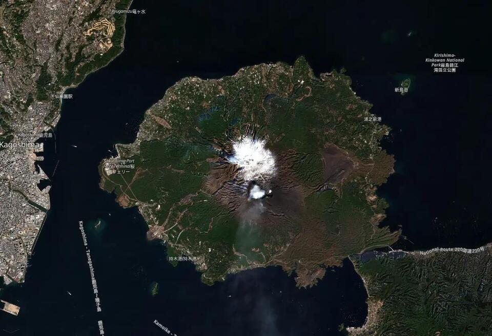 Volcanic lightning at Sakurajima volcano during night eruption, Japan ...