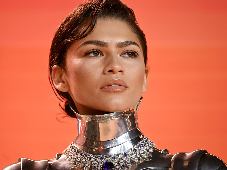 Zendaya Wore A Stunning Silver, Robot-Like Outfit To The "Dune: Part ...