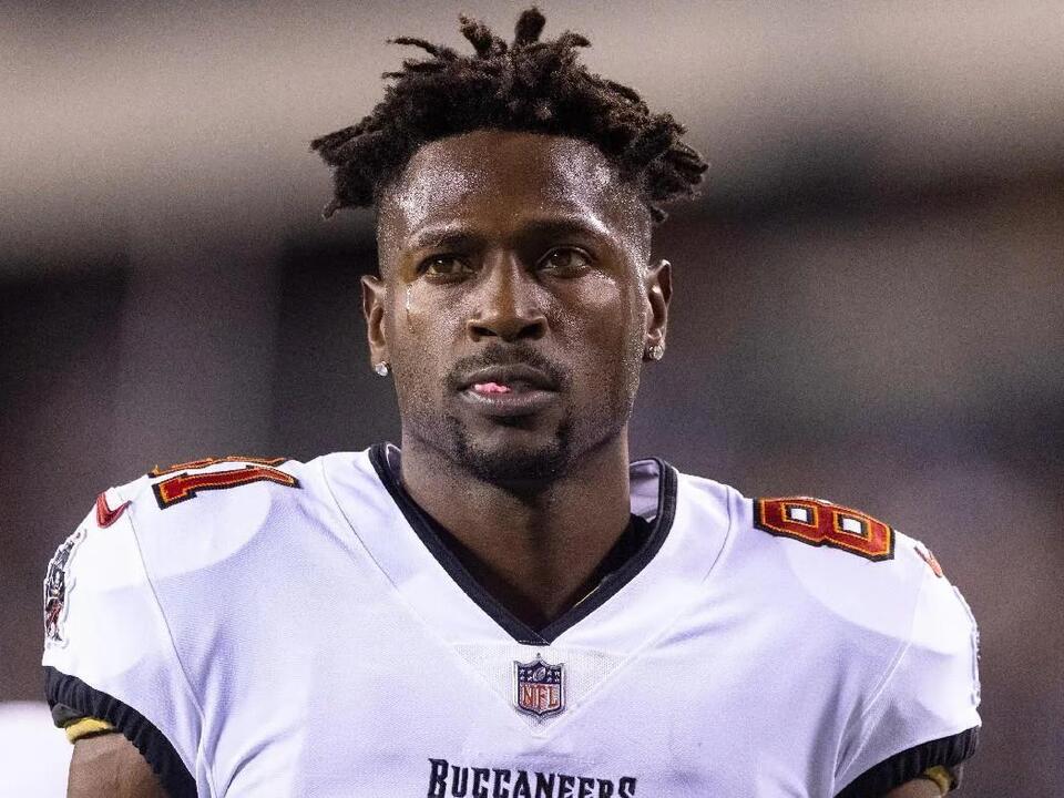 Former NFL star Antonio Brown confirms that he has filed for bankruptcy: 'I'm f----d up'